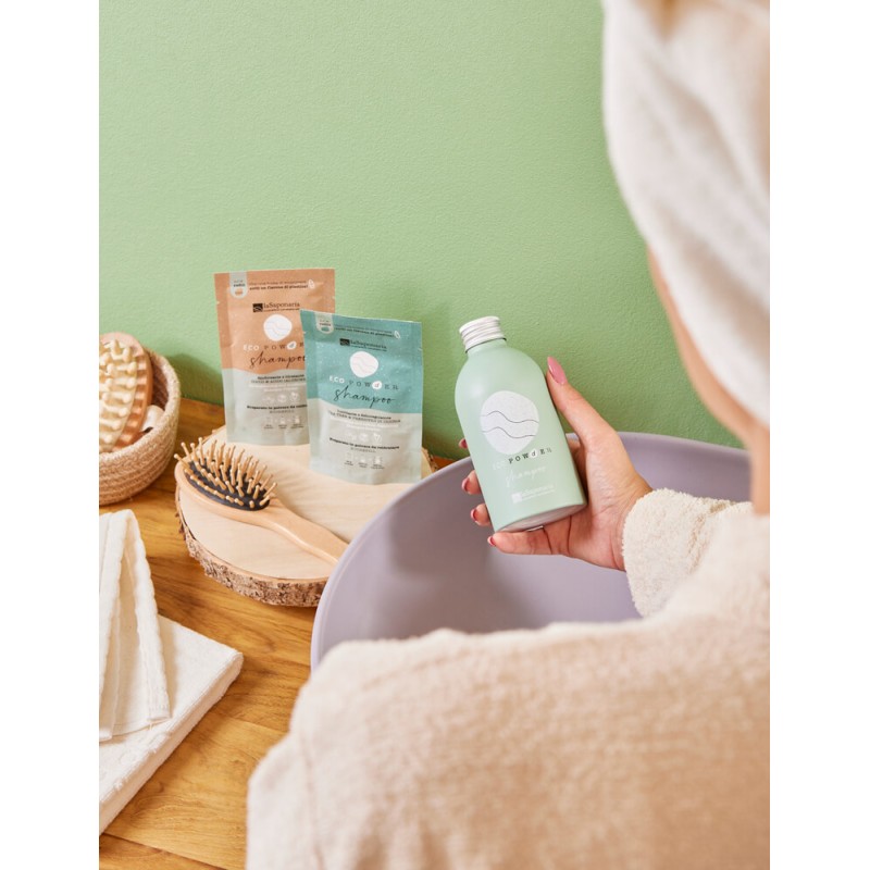 Powdered strengthening shampoo with Coconut and Hyaluronic Acid to ...